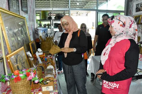 Infopublik Ketua Tp Pkk Padang Tinjau Uppka Di Kampung Kb Bangau Putih