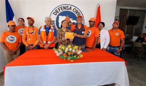 Entregan Aporte De 250 Mil Pesos A La Defensa Civil En Nagua