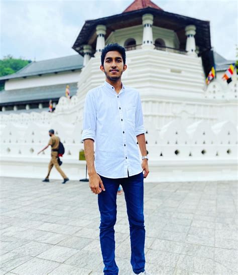 sanidu udayanga travel tips medium