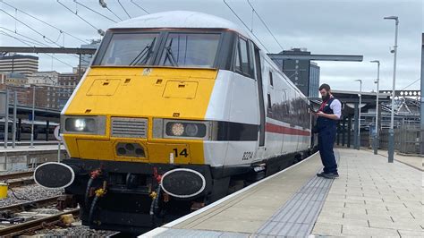 Lner Class 82 Dvt And Class 91 Are Seen Leaving Leeds Youtube