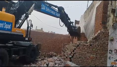 Lda Demolishes Two Illegal Buildings In Lahore Pakistan Observer