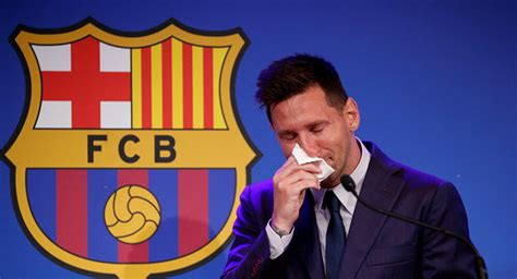 أول تعليق رسمي من برشلونة على عودة ميسي