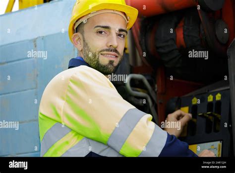 Tower Crane Operator Cabin Hi Res Stock Photography And Images Alamy