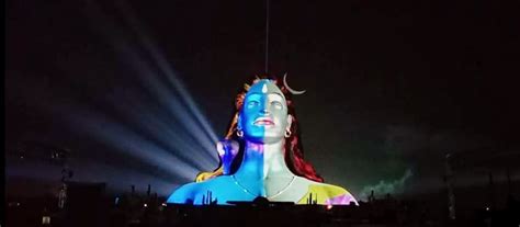 Giant Sculptural Projection Mapping Tells Story Of Adiyogi Live