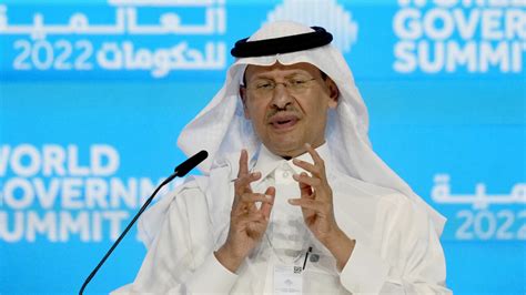 السعودية تعتزم استثمار 266 مليار دولار لإنتاج طاقة أنظف وتوسيع شبكة