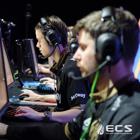 Csgo职业赛事是如何选择去赛事显示器的？ 哔哩哔哩
