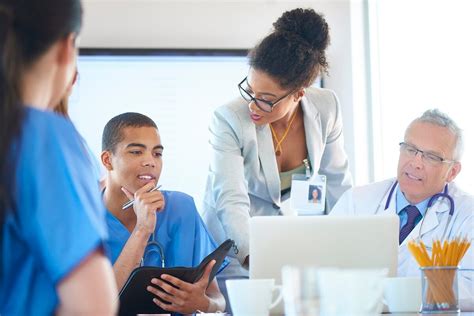 How Much Does A Nurse Administrator Make