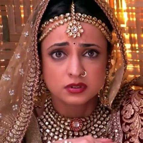 Pin By Rubalpreet Saini On Indian Tv Celebs Celebs Fashion Crown