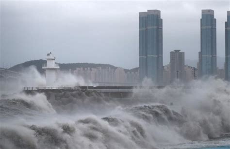 Япон руу “Нанмадол” хар салхи ойртож байна