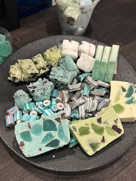 チョコミント仮面。2月19日はチョコミントの日 On Twitter とりあえずチョコミント食べたいって人はみんな一回パパブブレ行くこと