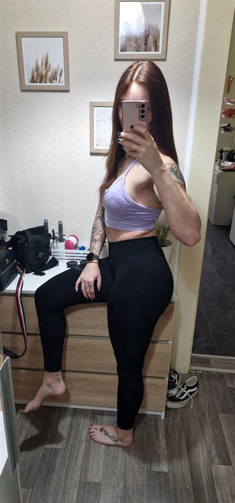Post Workout Selfie R Leggings Nsfw