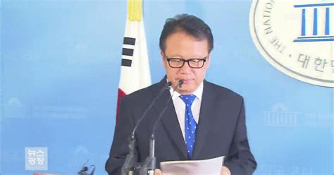 민주당 박수현에 자진 사퇴 권유민병두 사직서 제출