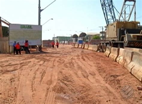 Após Meses De Interdição Para Obras Trânsito Na Avenida Bernardo Sayão