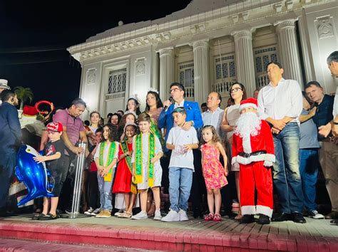 Ao Lado De Bocalom Gladson Cameli Acende As Luzes De Natal Folha Do Acre