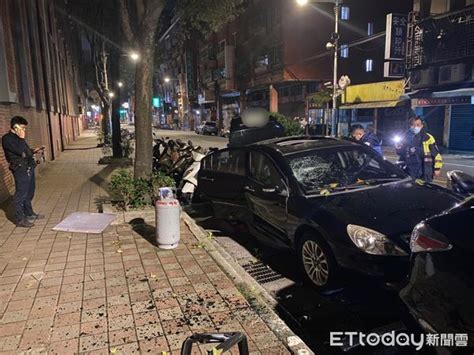 快訊／男子「板橋車內引爆」火舌竄窗 震碎民宅玻璃民眾驚恐 Ettoday社會新聞 Ettoday新聞雲