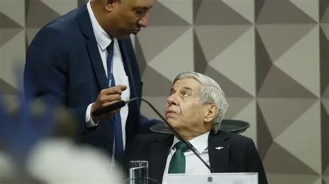 CPI do 8 1 é suspensa após deputado se recusar a sair da sala