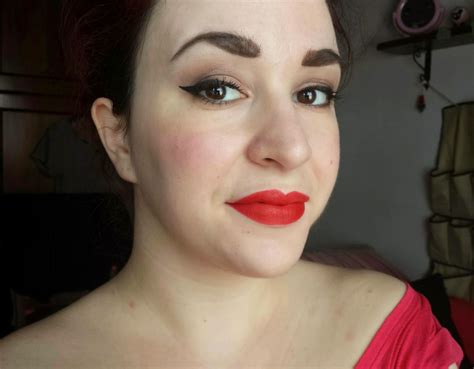 Ruby Woo Series Classic Pin Up