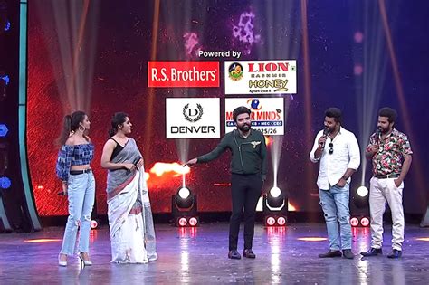 Sudheer And Rashmi మా మధ్య ఏం లేదు అంటారు ఢీ షోలో కూడా రొమాన్స్