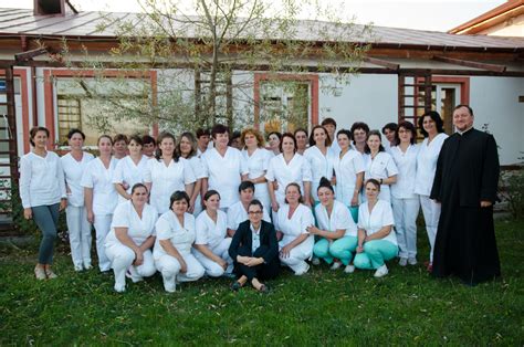 prin grija părintelui daniel necula aproape 130 de copii şi vârstnici au o viaţă mai bună