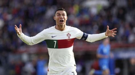 Fifa Bans Cristiano Ronaldos Club Al Nassr From Registering New