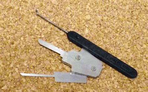 American Padlock Bypass Tool