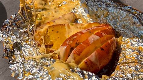 Картошка запеченная в фольге на углях Как запечь картошку в углях Как сделать картошку на