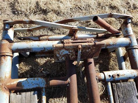 Filson Self Catching Head Gate Adam Marshall Land And Auction Llc