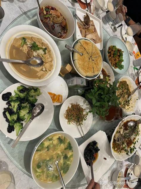 年轻人反感爹味说教但挑战权威的董和程为何结果迥异 知乎