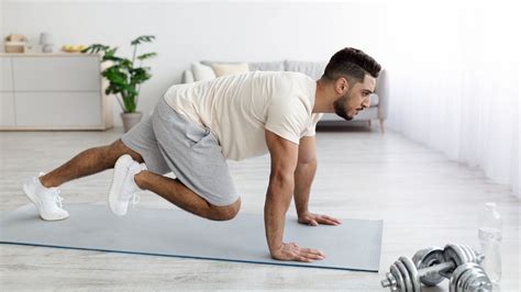Build Core Strength Without Weights In Just 15 Minutes With This Short