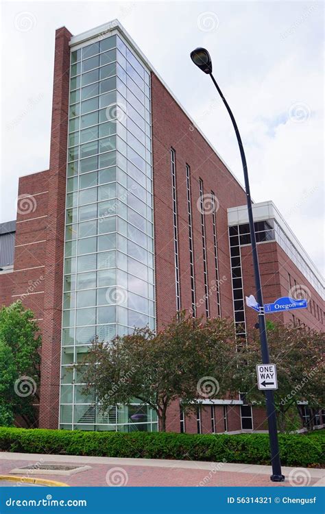 Uiuc Campus Building Stock Image Image Of Statue Nthe 56314321