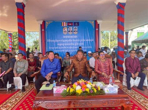 រដ្ឋបាលខេត្តបន្ទាយមានជ័យ រៀបចំប្រណាំងទូកនៅស្ទឹងសិរីសោភ័ណ សារព័ត៌មាន នគរវត្ត