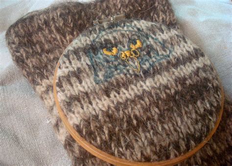 Вышивка по вязаному полотну инструкция как вышивать