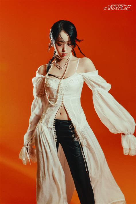 VIVIZ Set Sail With Stunning Comeback Concept Photos For VOYAGE Allkpop