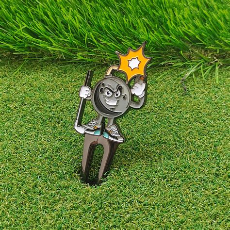 新款高尔夫礼品创意卡通炸弹人球叉帽夹马克套装Golf Divot Tool 阿里巴巴