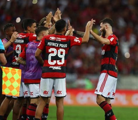 Léo Pereira marca nos acréscimos e Flamengo vence o Corinthians no Maracanã Flamengo