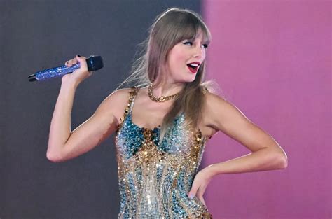 Taylor Swift Biography Age Musical Career And Success The History