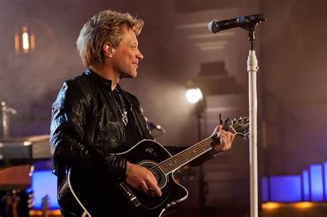 Pin Tillagd Av Veronica H P Jon Bon Jovi