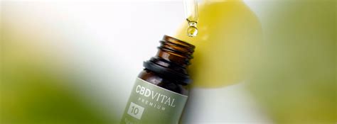 Farbe Von Cbd Öl Warum Manche Dunkler Sind Als Andere