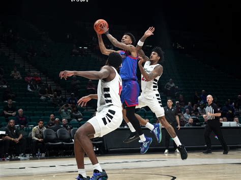 Crown Less Blue Demons Spring Into Offseason The Depaulia