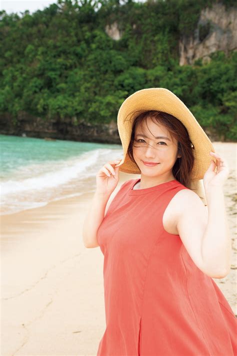 画像56 磯山さやか、セクシーなボディスーツで魅力の美ヒップ披露 6年ぶり写真集が重版決定＜and More＞ モデルプレス