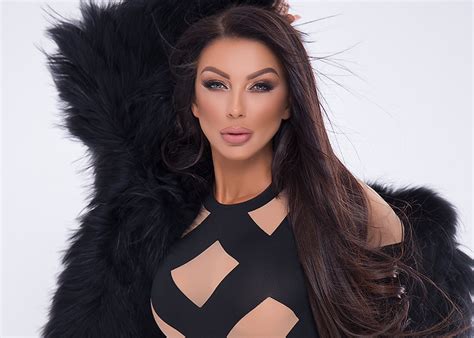 Ад в поп фолка Съдът взе детето на Емануела СНИМКИ