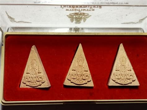 พระผง พระแก้วมรกต 3 ฤดู มหาพุทธาภิเษก วัดพระแก้ว ปี 2540 พร้อมกล่องเดิม Ennxo