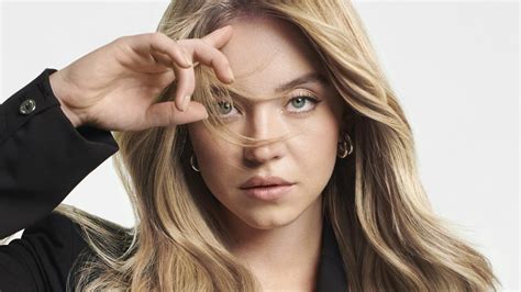 Is Actress Sydney Sweeney Beautys New It Girl Theindustrybeauty
