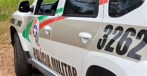 Homem Com Mandado De Prisão Em Aberto é Preso No Portão De Casa No