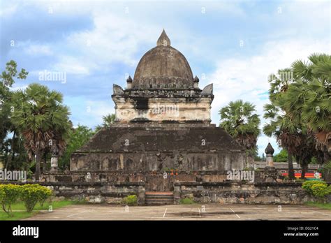Buddhistische Stupa Laos Fotos Und Bildmaterial In Hoher Auflösung