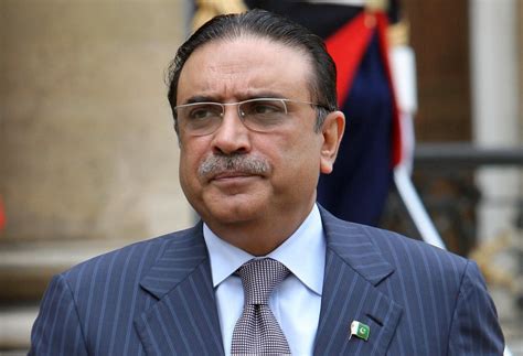 Asif Ali Zardari Gives Bilawal A Pappi On Father S Day And Everyone S