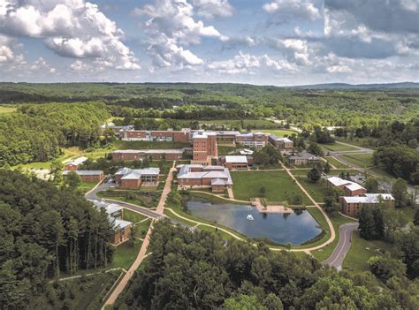 Uva Wise Sees Record Number Of Applicants More Cardinal News