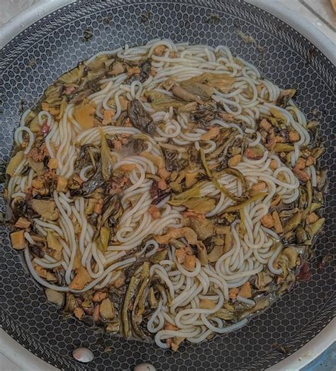 【酸菜肉沫米线的做法步骤图，怎么做好吃】北冥有鲲7下厨房