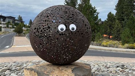 Us City Tells Residents To Stop Sticking Googly Eyes On Its Statues