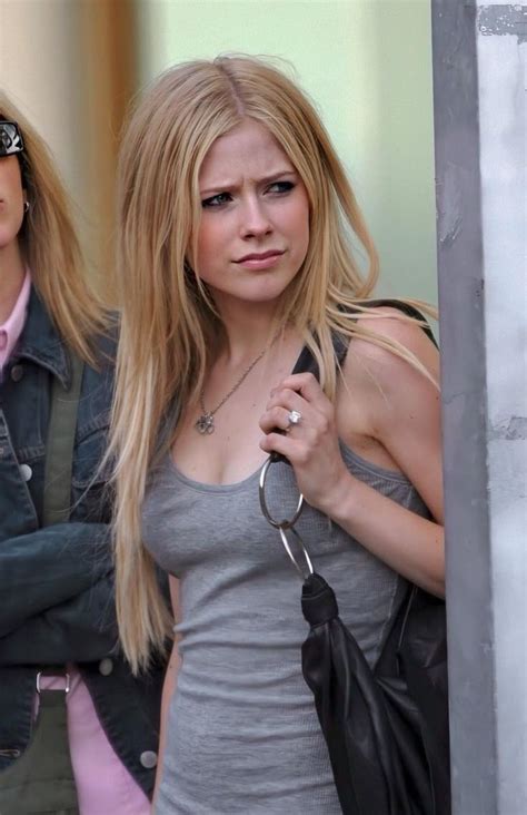 Avril Lavigne Pfp Avril Lavigne Style 2000s Avril Lavigne Aesthetic